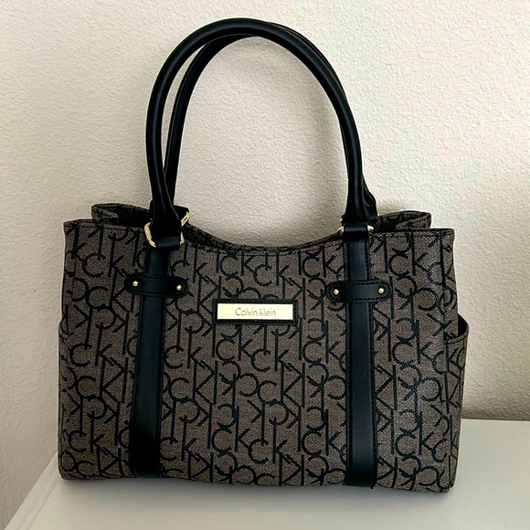 Calvin Klein | Bags | Calvin Klein Handbag | Poshmark